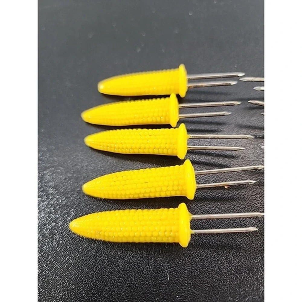 The Unbranded Brand | Kitchen | Corn On The Cob Skewers Holders Picks ...